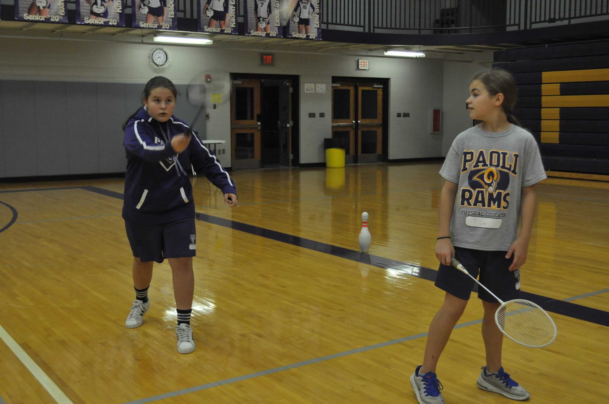 Junior High Students Learn to Play Badminton – PHS Media News